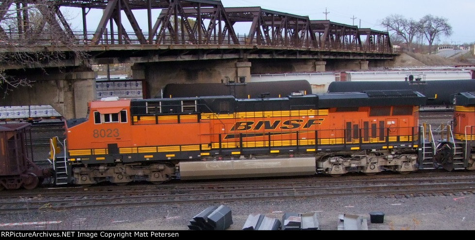 BNSF 8023